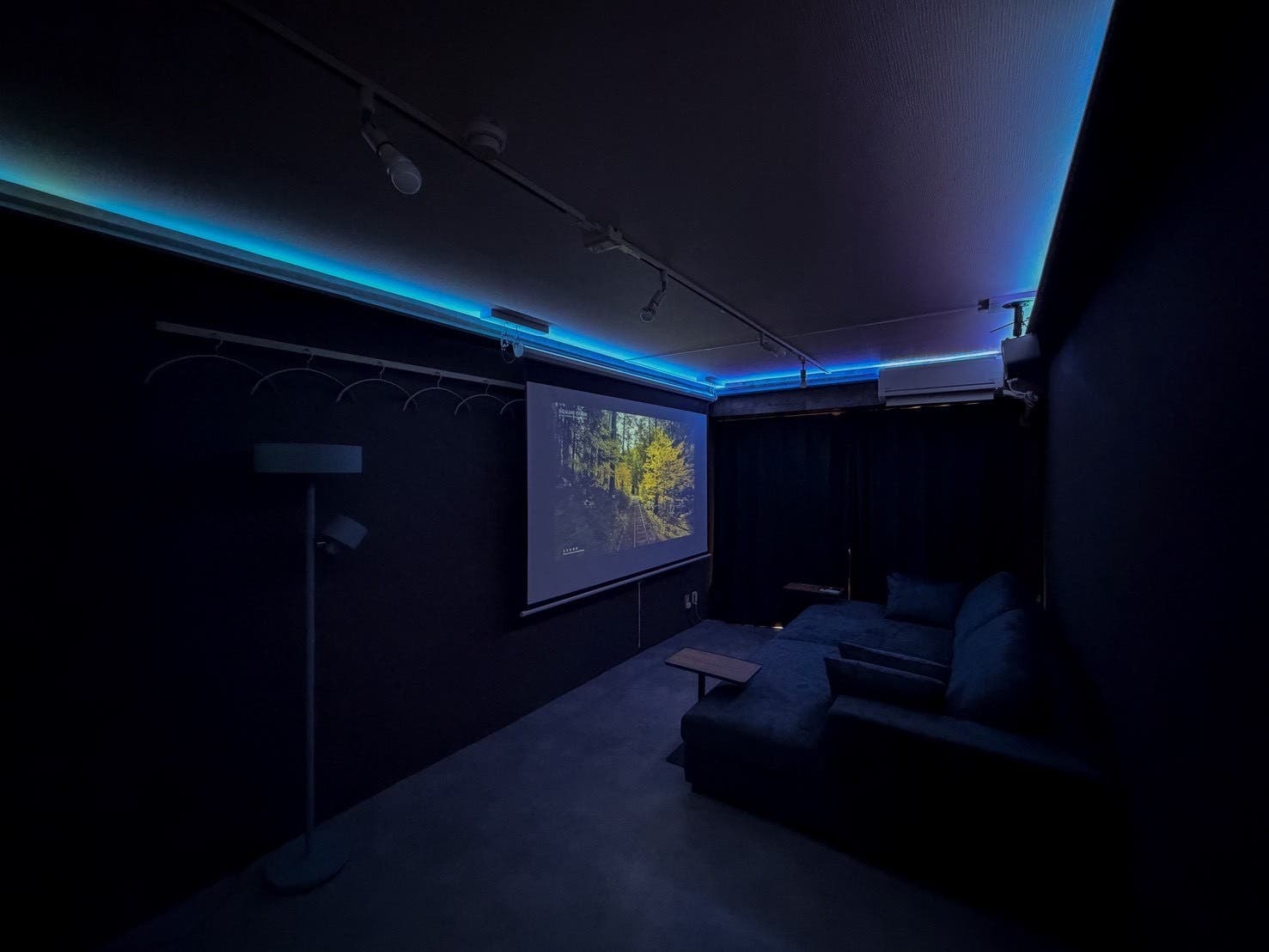 2月リニューアルOPEN✨池袋駅５分｜大型スクリーン｜24h｜DVDプレーヤー｜最大10名｜おうちシアター_404の写真9