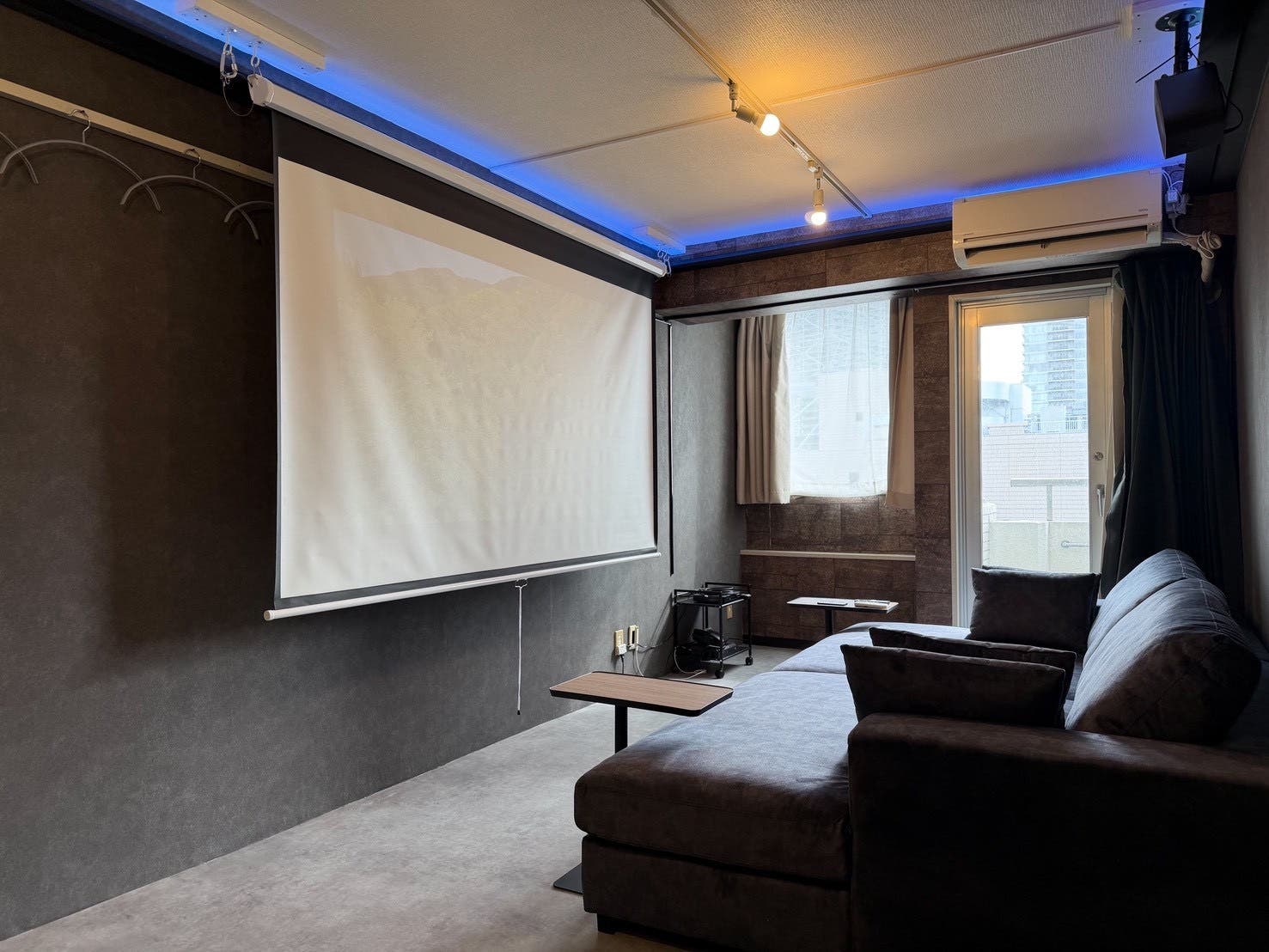 2月リニューアルOPEN✨池袋駅５分｜大型スクリーン｜24h｜DVDプレーヤー｜最大10名｜おうちシアター_404の写真2