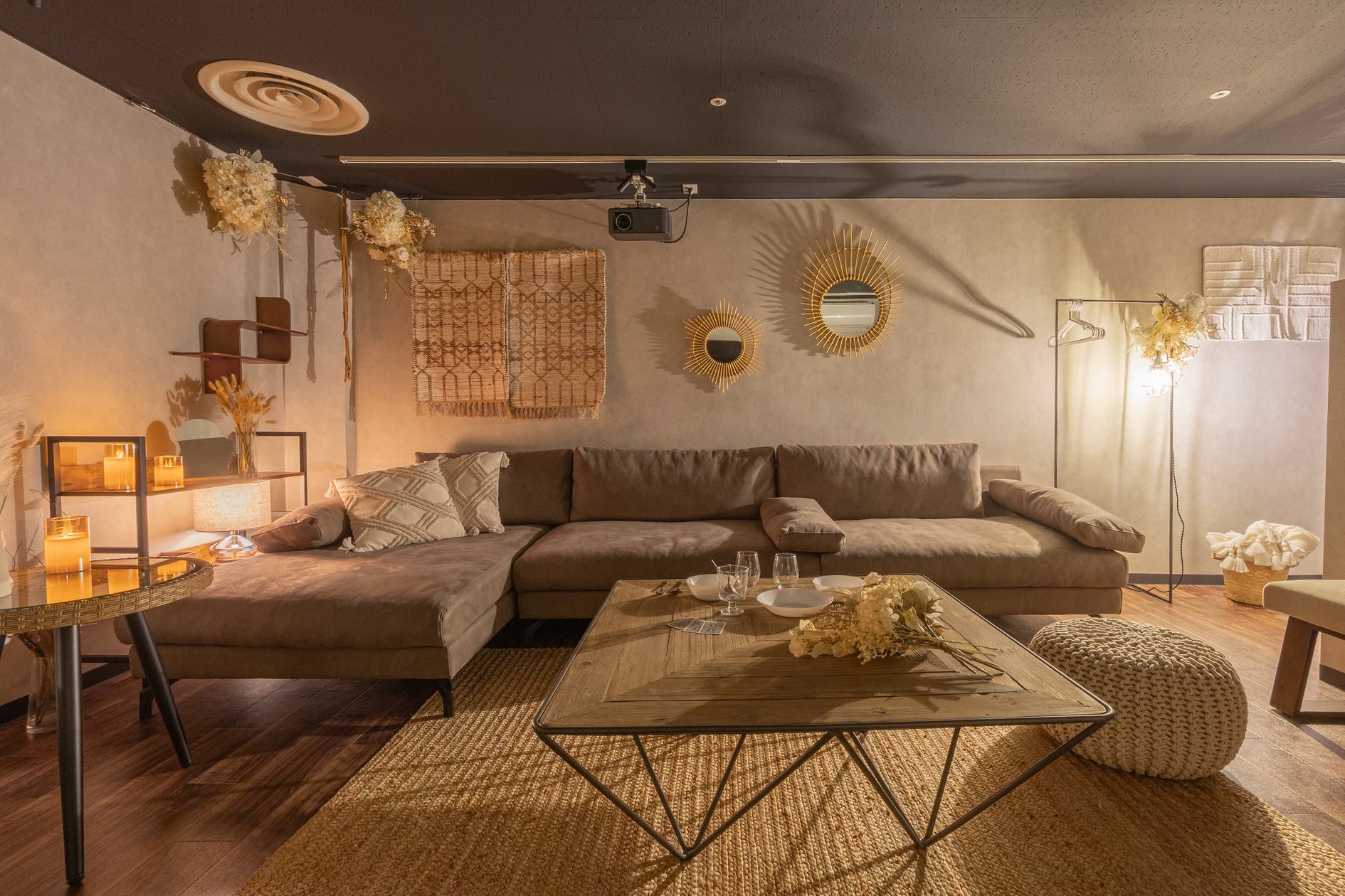 スペモ🥀学割👩‍🎓デート💗プロジェクター🎥女子会💎パーティ🥂映画鑑賞🎬️撮影📸823_Atelier大阪梅田の写真1