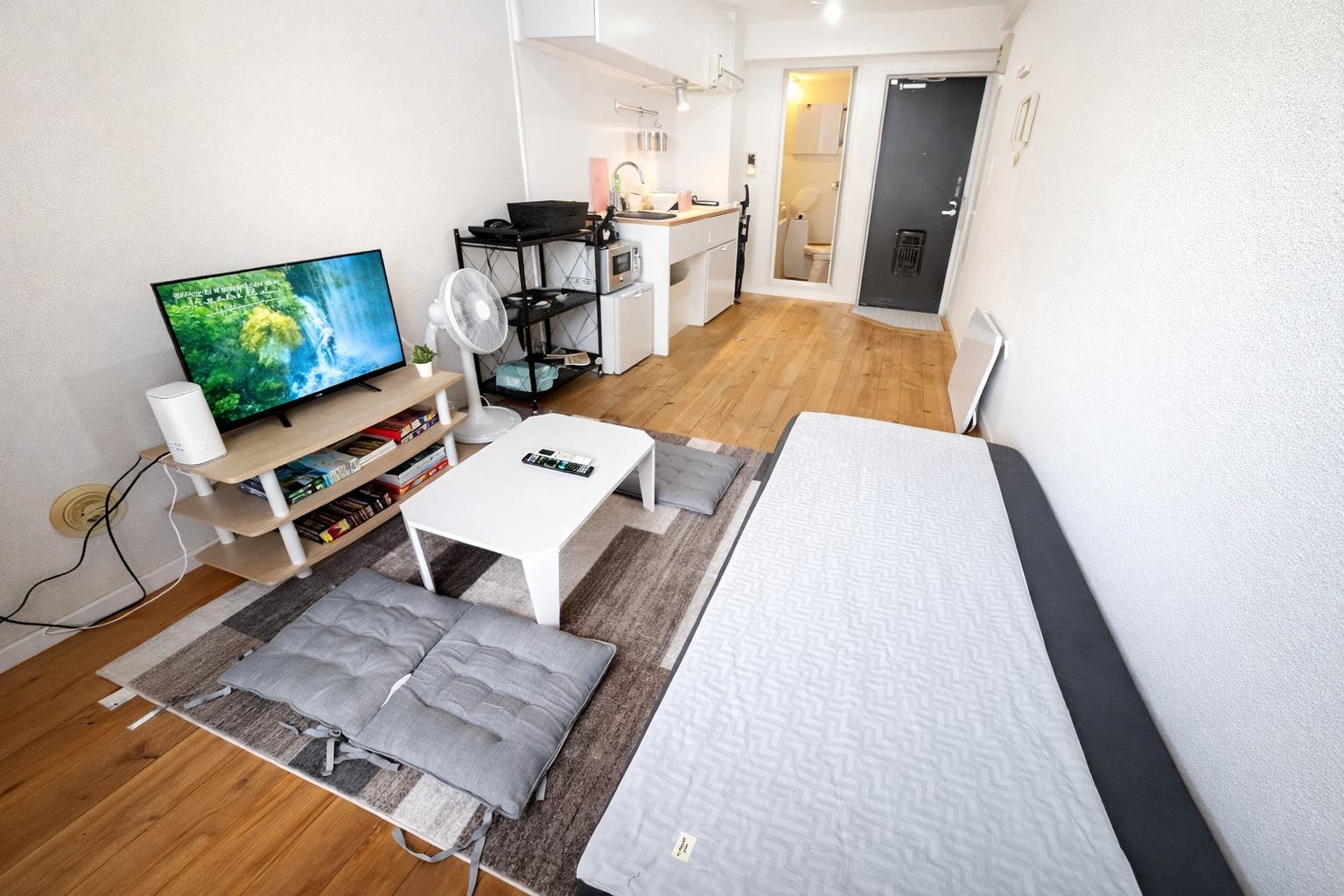 🎲ボードゲーム16種類｜🚶八王子駅｜高速Wi-Fi完備📶｜🍳BRUNO＆卓上IHあり｜🎬映画見放題スペース🔌の写真3