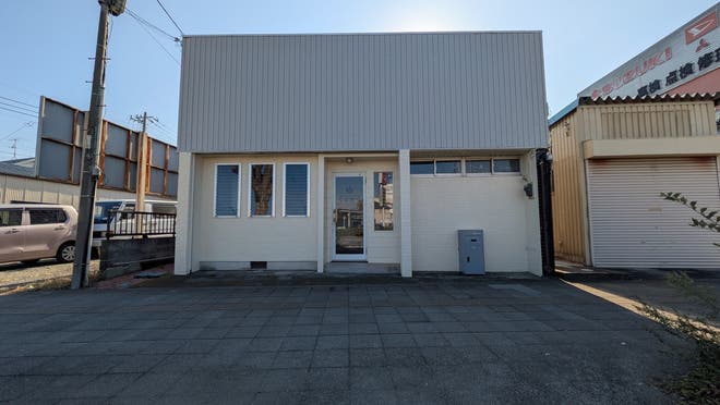 ロイヤルホームセンターのすぐ近くのワークスペースの写真2