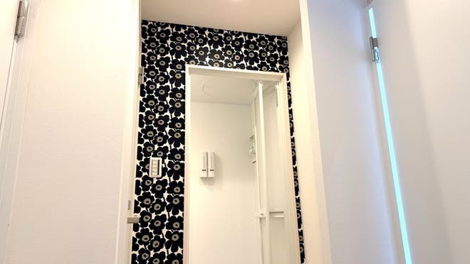 自然光の入る白壁の撮影スタジオ!ヘアセット用にシャワー室完備☆ペット撮影にも♪の写真9