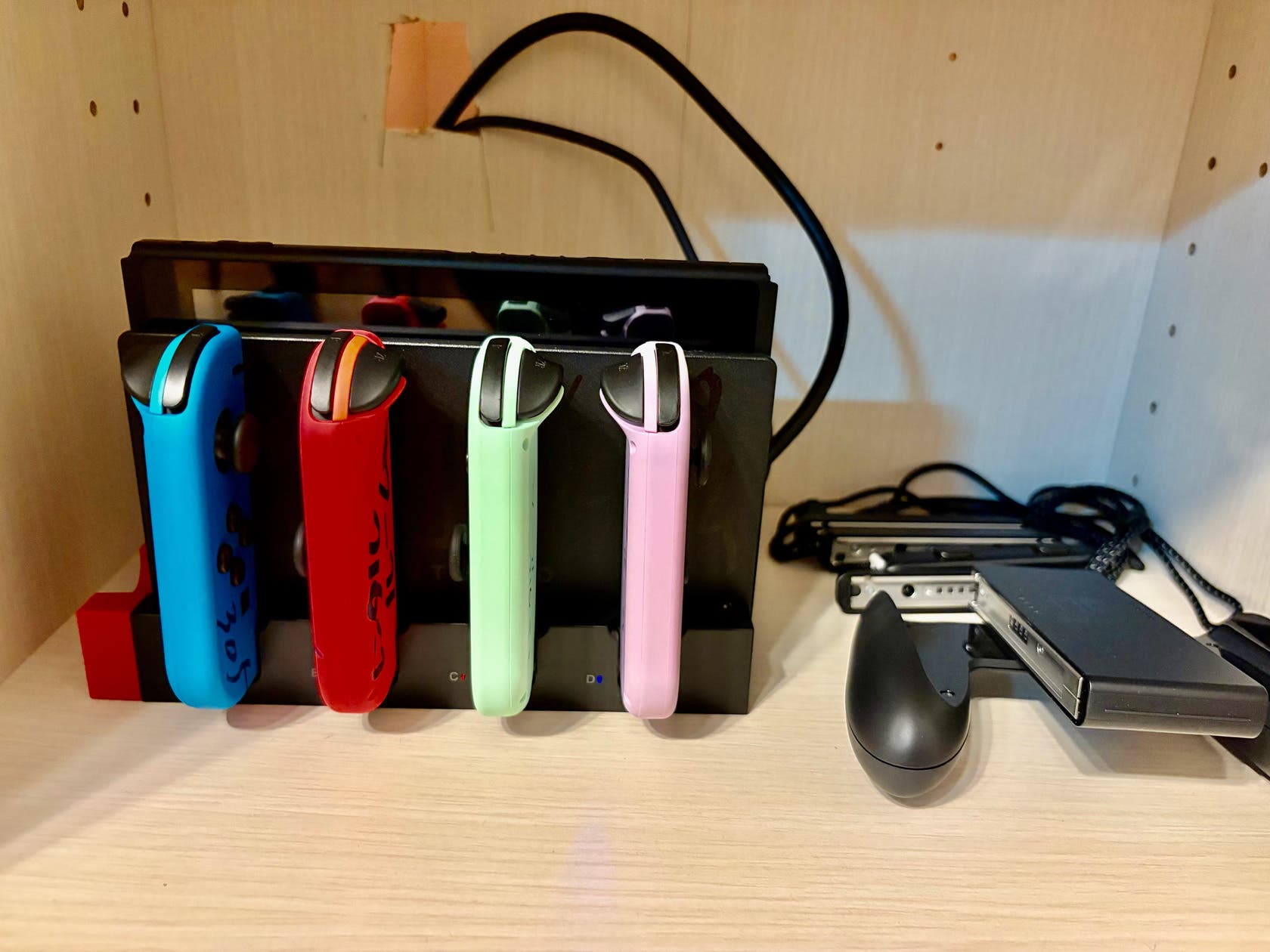 人気ゲーム機Sの画像2