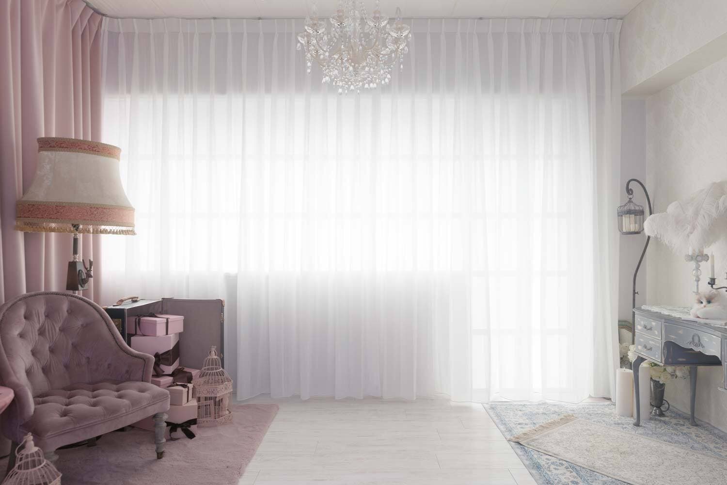 【新宿区】自然光差し込むアンティーク調スタジオ｜駅徒歩4分｜広告｜アパレル｜作品撮り｜コスプレ などの写真3