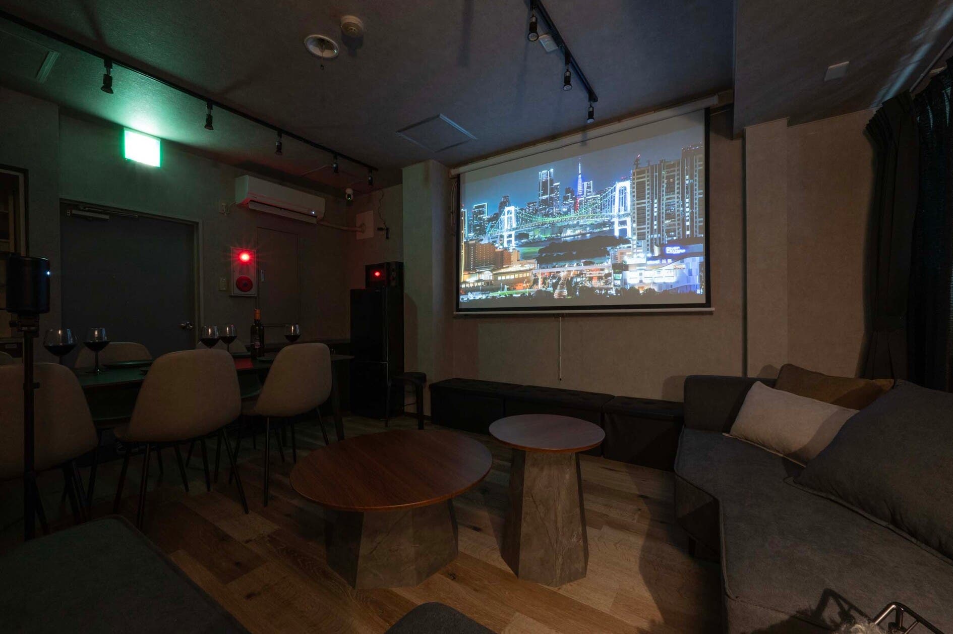 ㊗️NewOpen㊗️神田駅徒歩1分🚶最大15名👥100㌅大画面プロジェクター🎥パーティー🎉飲み会🥂合コン👥の写真12