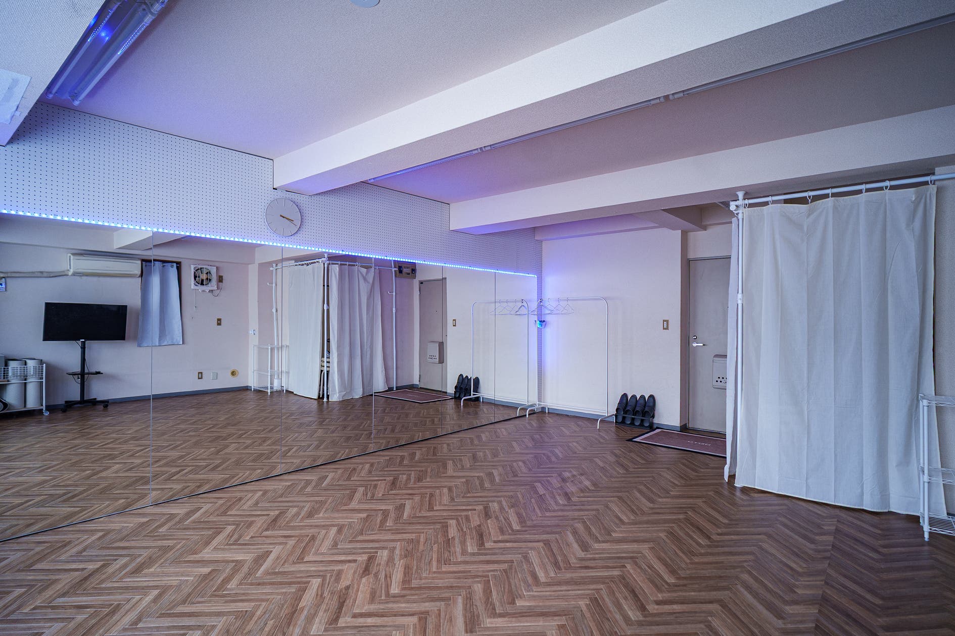 リニューアル限定価格🎉【横浜エリア|相鉄線天王町駅6分】ダンス・ヨガ・楽器演奏・撮影等におすすめ👍37㎡広々空間♪大型鏡設置の写真5