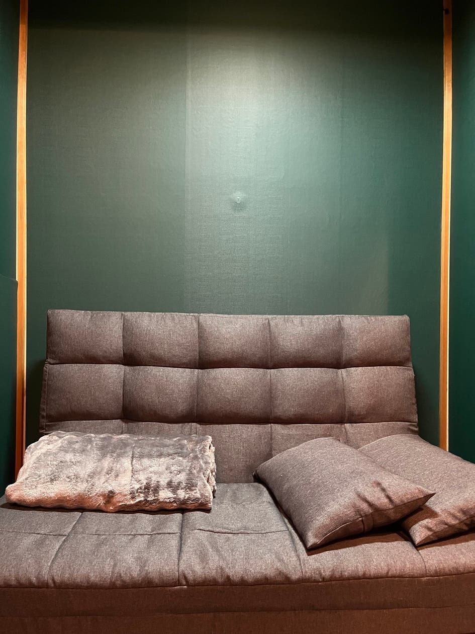 徒歩４分🚉和モダン畳ラウンジ🍵完全個室・監視カメラなし安心空間📹24時間利用可撮影・休憩・配信に最適駅近便利高級感空間の写真3