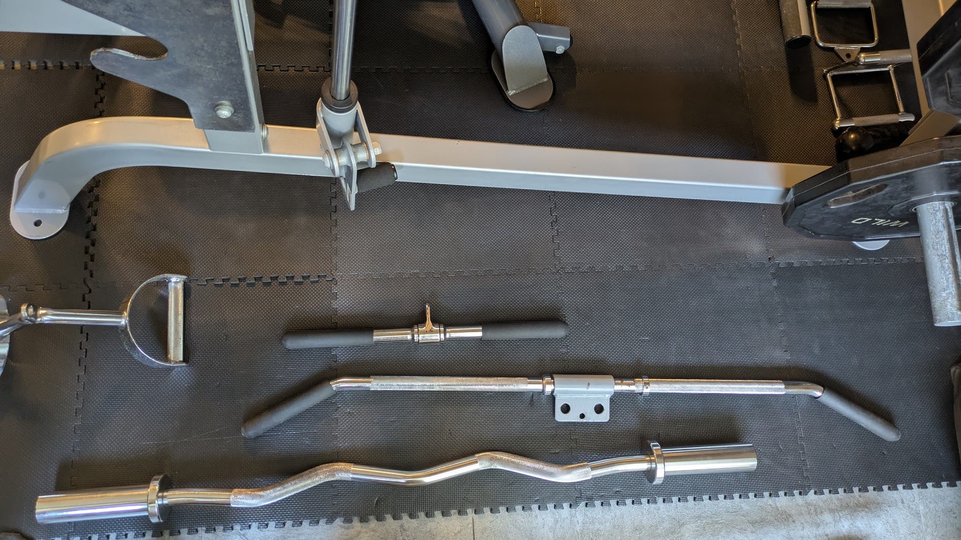 【渋谷駅3分_超広い_清潔シャワー無料】▶スミス&バーベル▶34㎡▶ 最安挑戦▶ 徹底清掃▶清潔シャワー無料の写真7