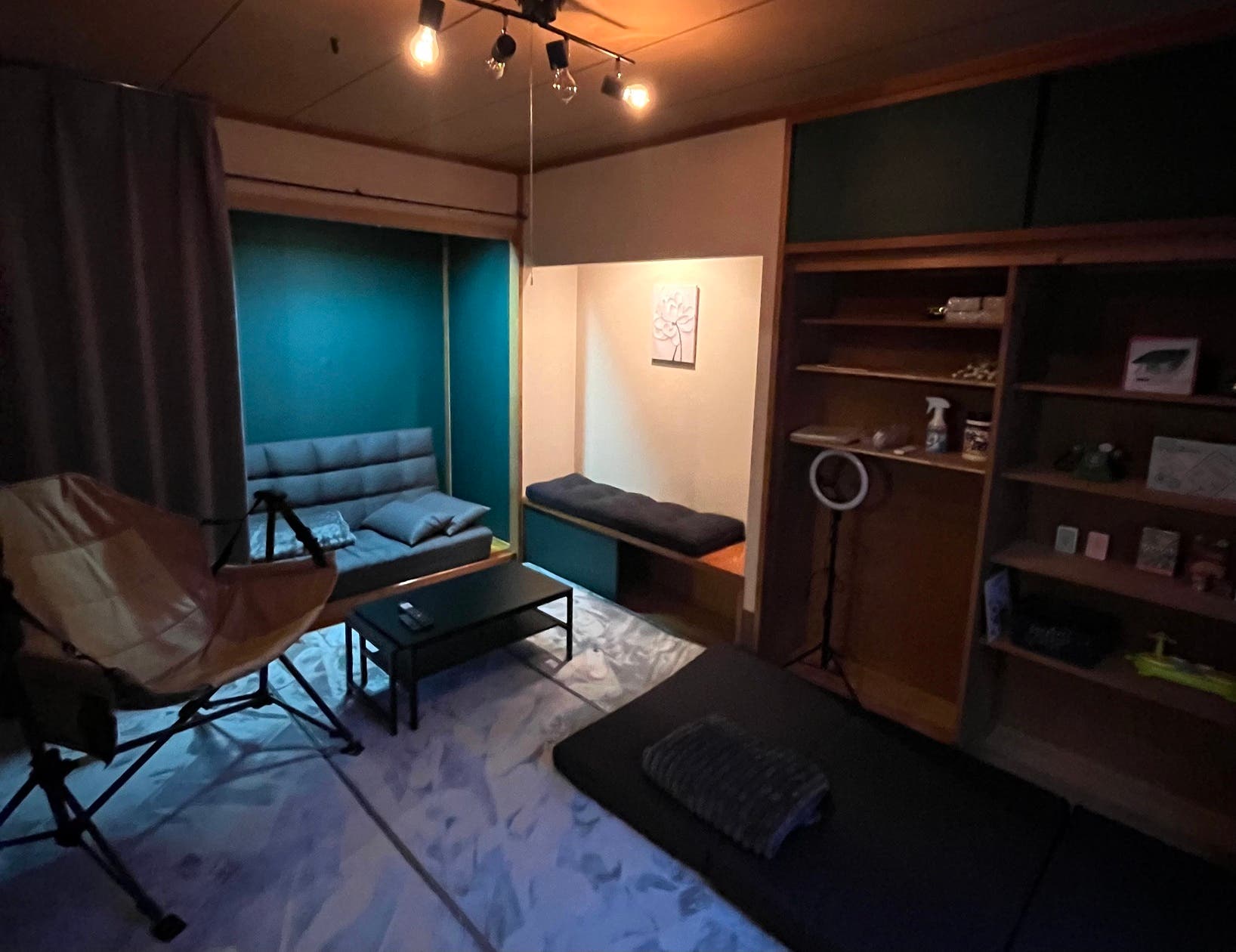 徒歩４分🚉和モダン畳ラウンジ🍵完全個室・監視カメラなし安心空間📹24時間利用可撮影・休憩・配信に最適駅近便利高級感空間の写真1