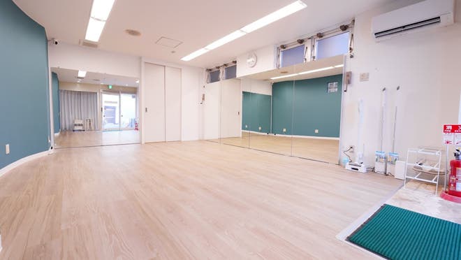 🎉2月OPEN記念特価・地域最安値級🎉ダンス・ヨガに最適完全個室✨十三駅徒歩9分|大型鏡設置|無料備品多数|個人レッスン|の写真1