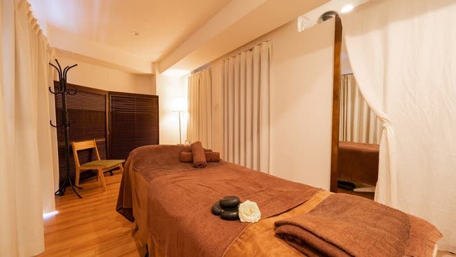 【コスパ最強!1日6,600円】三宮最大級・駅チカ4分の個室サロン|整体・エステOK1日定額プランあり!の写真1