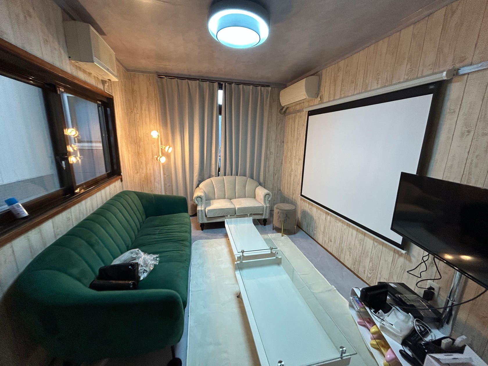 💰町田最高級家具設置💰町田駅5分🚶ママ会✨デート👫女子会❤️誕生日会🎂推し会🌹100インチプロジェクタの写真2