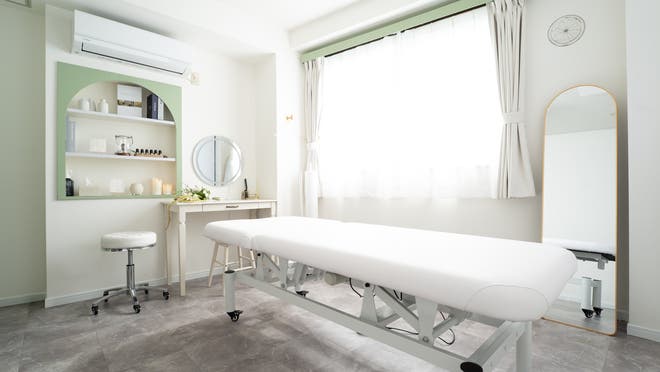 《OPENセール中🎉》【中野徒歩3分】完全個室レンタルサロン✨エステ・整体・ネイル・撮影|見学受付中|備品充実|調光ライトの写真1