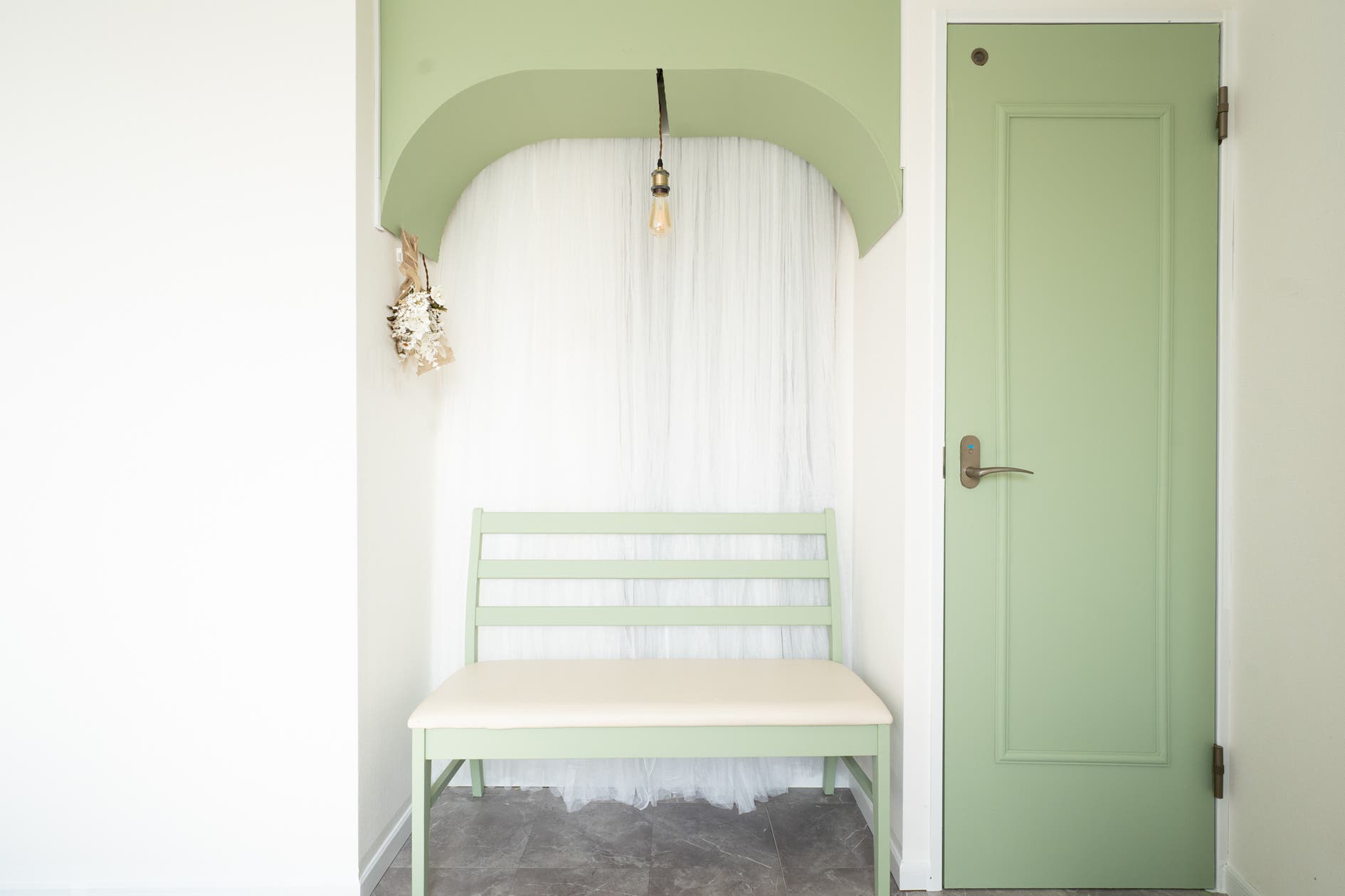 《OPENセール中🎉》【中野徒歩3分】完全個室レンタルサロン✨エステ・整体・ネイル・撮影｜見学受付中｜備品充実｜調光ライトの写真4