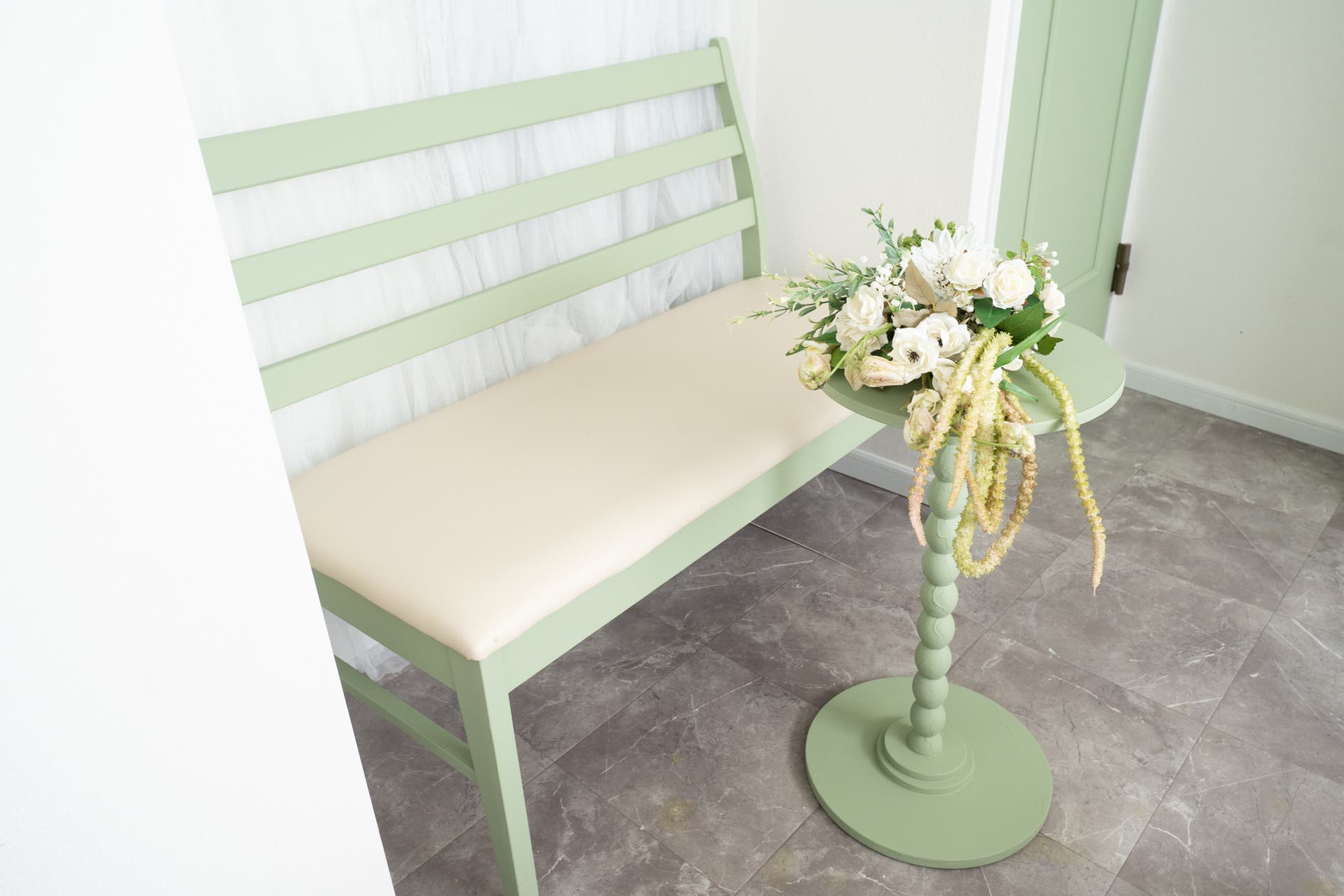 《OPENセール中🎉》【中野徒歩3分】完全個室レンタルサロン✨エステ・整体・ネイル・撮影｜見学受付中｜備品充実｜調光ライトの写真3