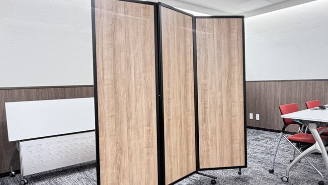 併設の控室も利用可能!レンタルスペース&大会議室【大阪駅・梅田駅各線より徒歩3分~5分の好立地♪】の写真9