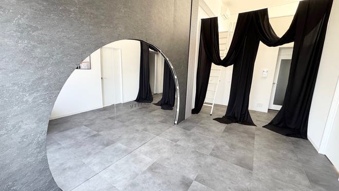 【撮影等にオススメ】グレーを基調とした表参道のモダンなスペースの写真4