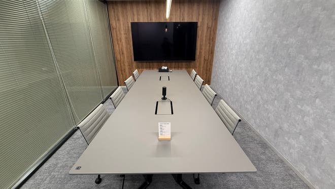 【新宿駅直結36F】高遮音VIP会議室|コンシェルジュ常駐・KIMBOのコーヒー無料|二重ガラス・85インチ大型モニターの写真2