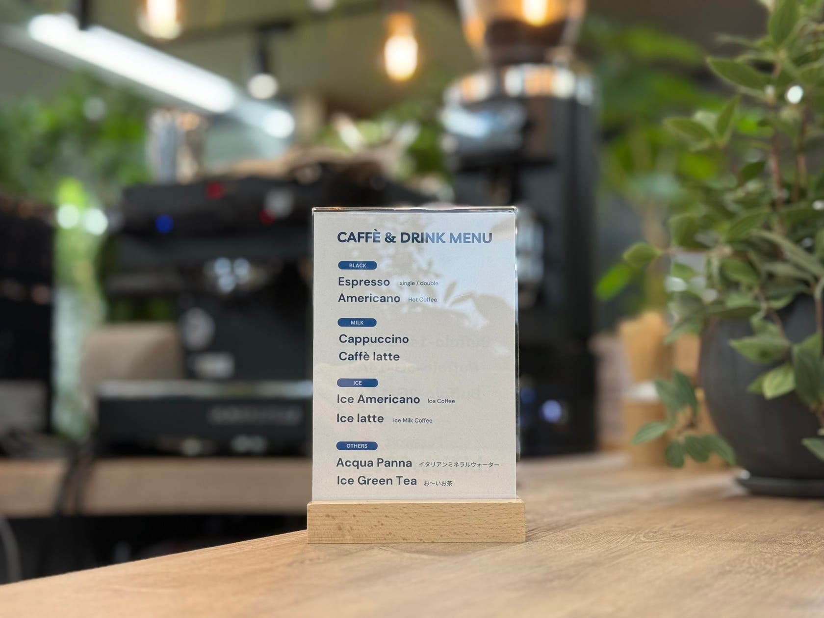 【新宿駅直結36F】高遮音VIP会議室｜コンシェルジュ常駐・KIMBOのコーヒー無料｜二重ガラス・85インチ大型モニターの写真6