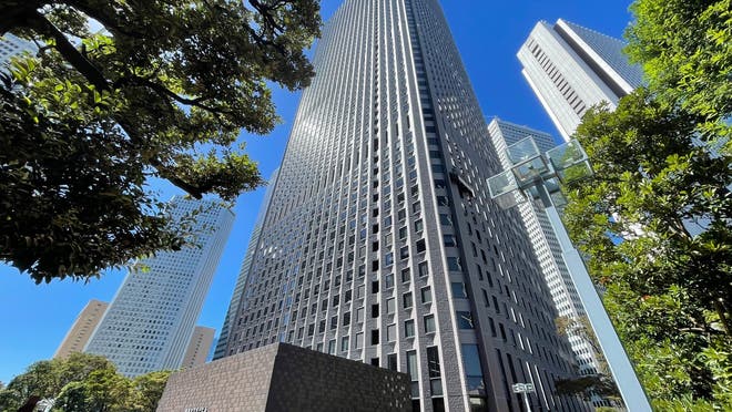 【新宿駅直結36F】高遮音VIP会議室|コンシェルジュ常駐・KIMBOのコーヒー無料|二重ガラス・85インチ大型モニターの写真8