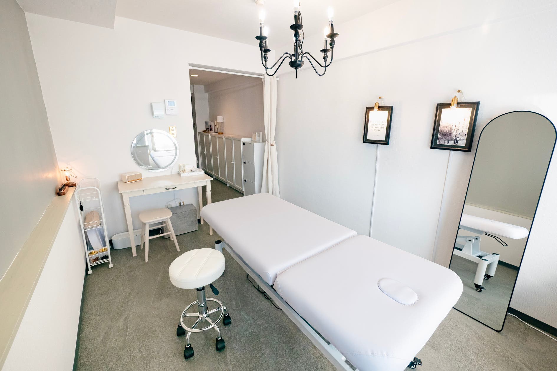 《新OPEN🎉》【銀座エリア】  美容施術向け完全個室｜最新美容機器｜エステ・整体・ネイル・撮影｜見学受付中｜備品充実の写真2