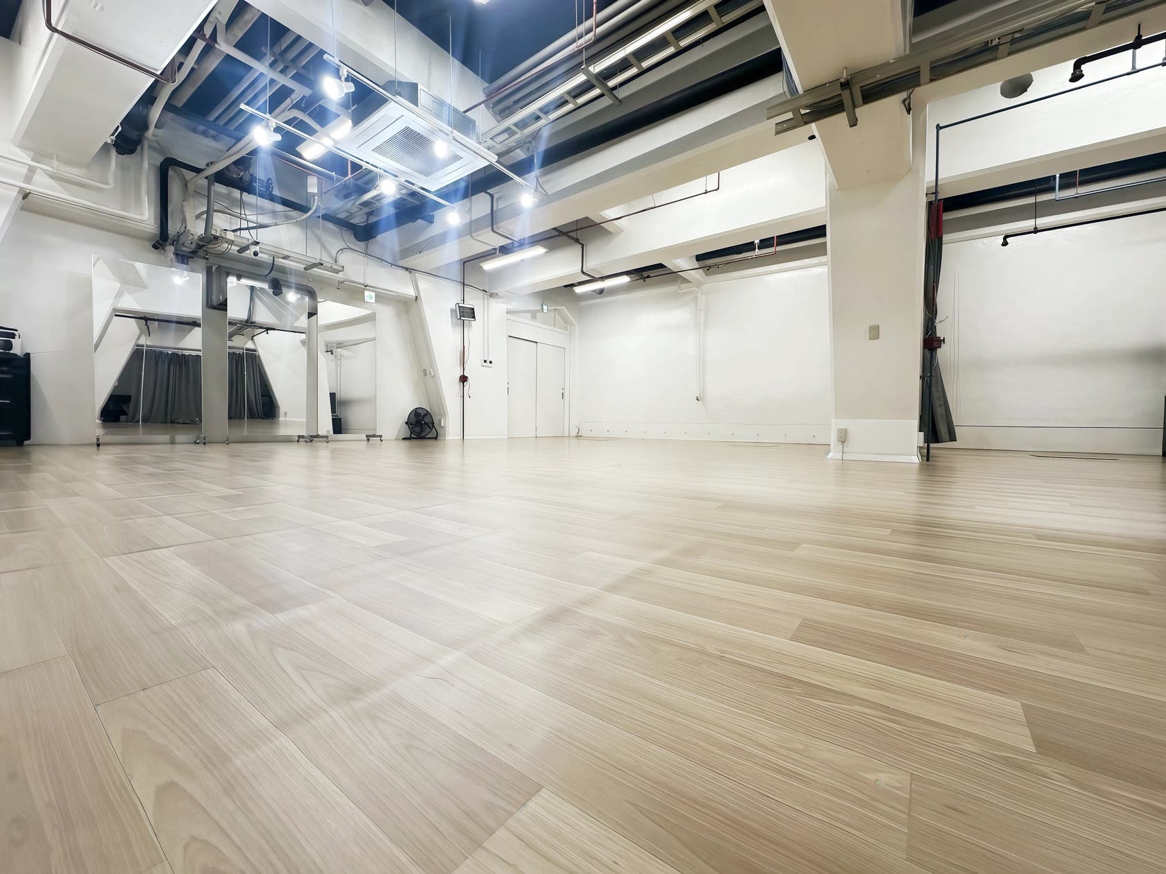 【A－B1】 大音量・24時間利用OK！ダンス・演劇・楽器練習・配信・リハーサル・フィットネス最適！【SMOOTH全自動入退室】の写真6