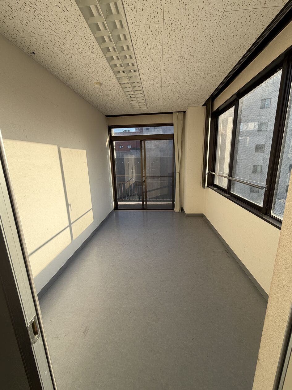 【平塚駅徒歩2分】地域最大級116㎡！大人数レッスン・大型フォーメーション確認に最適な本格ダンススタジオ「Shore」の写真4