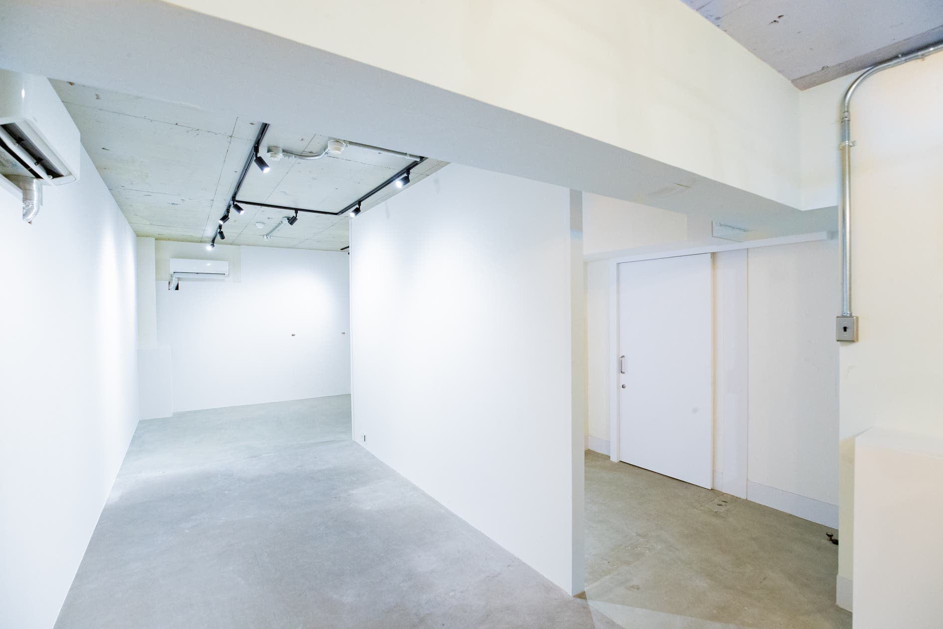 栄駅・矢場町駅チカ！｜個展・展示会・ポップアップ・セミナーにぴったりサイズなレンタルスペース！の写真2