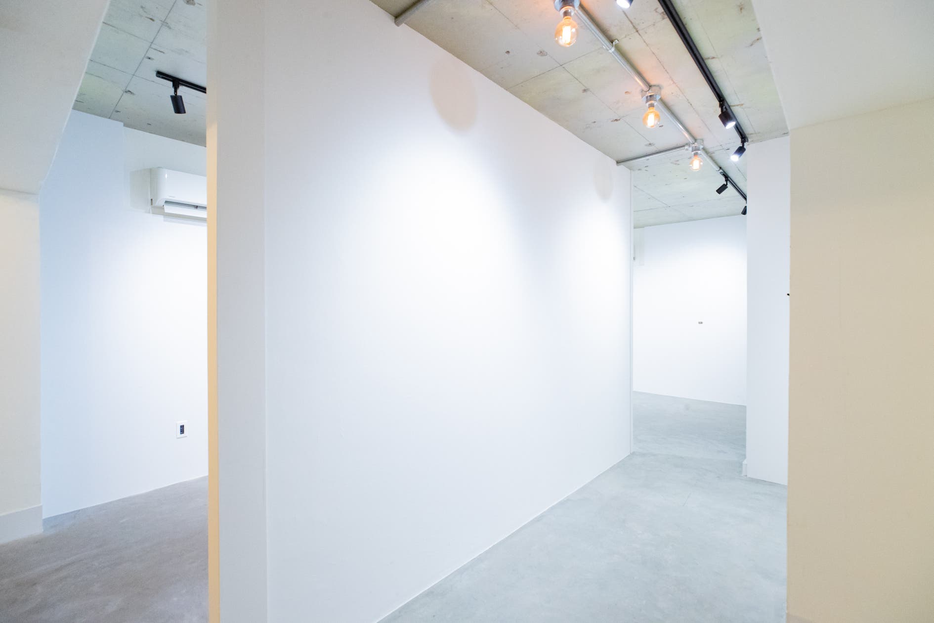 栄駅・矢場町駅チカ！｜個展・展示会・ポップアップ・セミナーにぴったりサイズなレンタルスペース！の写真3