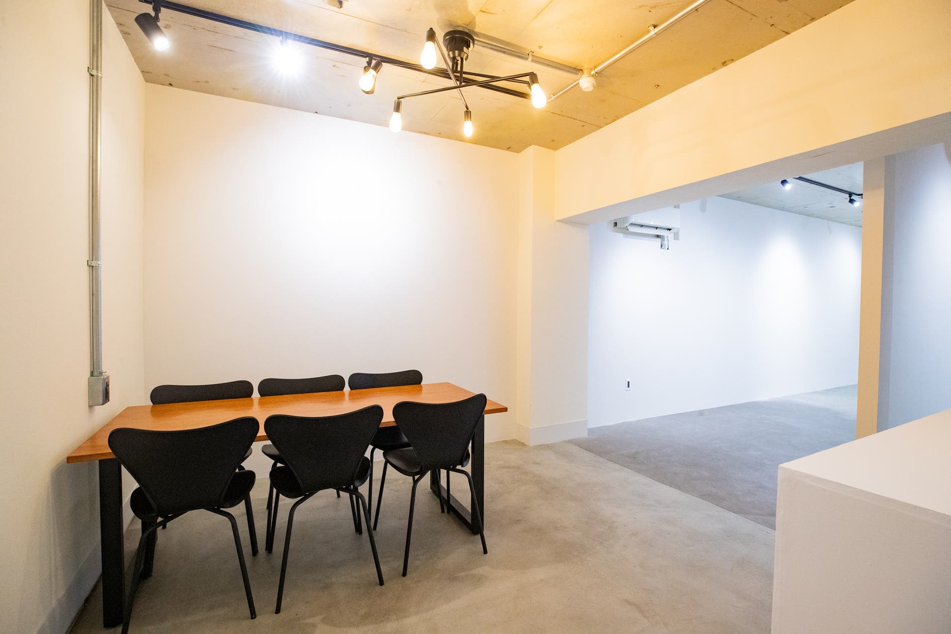 栄駅・矢場町駅チカ！｜個展・展示会・ポップアップ・セミナーにぴったりサイズなレンタルスペース！の写真8