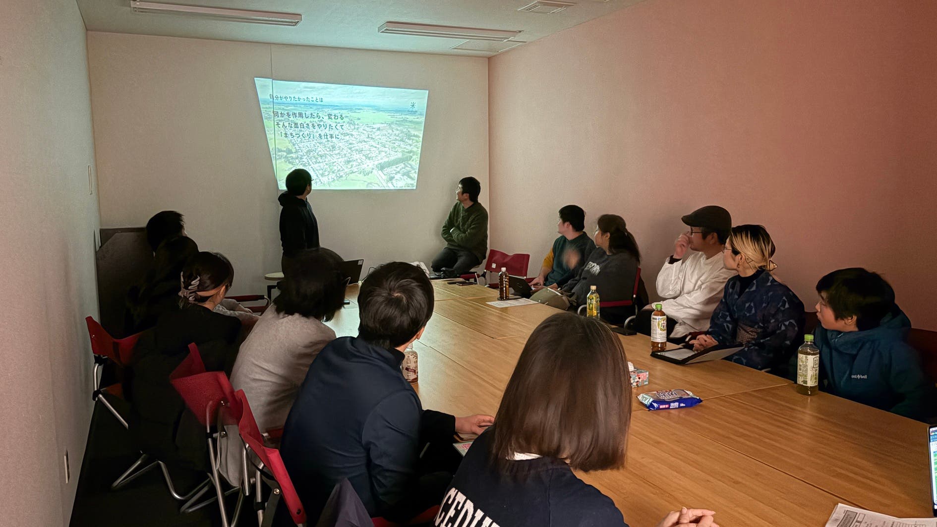 イオン県央店3F｜最大20名・プロジェクター有｜飲食持込OKの多目的会議室の写真1