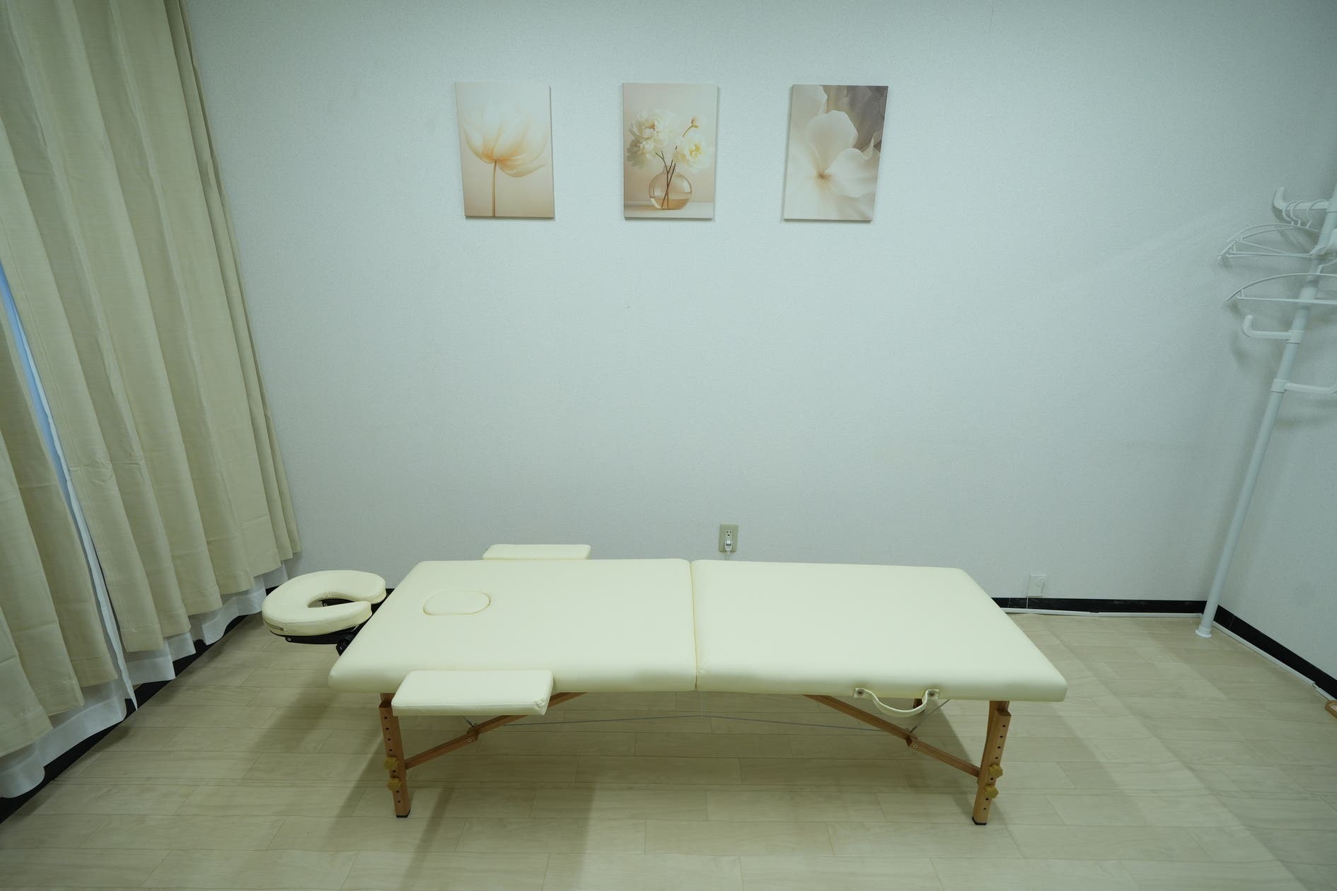 【関内駅徒歩1分】24時間利用可能！テレビ、高速WiFi、ホワイトボード完備☆会議/打合せ/オンライン/ボドゲに最適の写真4