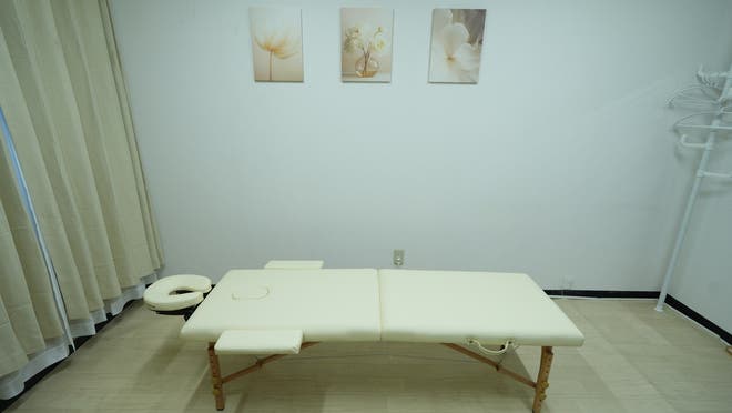 【関内駅徒歩1分】24時間利用可能!テレビ、高速WiFi、ホワイトボード完備☆会議/打合せ/オンライン/ボドゲに最適の写真4