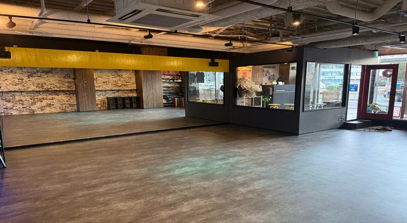 NewOpen【JR千葉駅】1分西口駅ビル1F ダンススタジオ 広々71㎡ 高速WI-FI📱 24時間利用可能