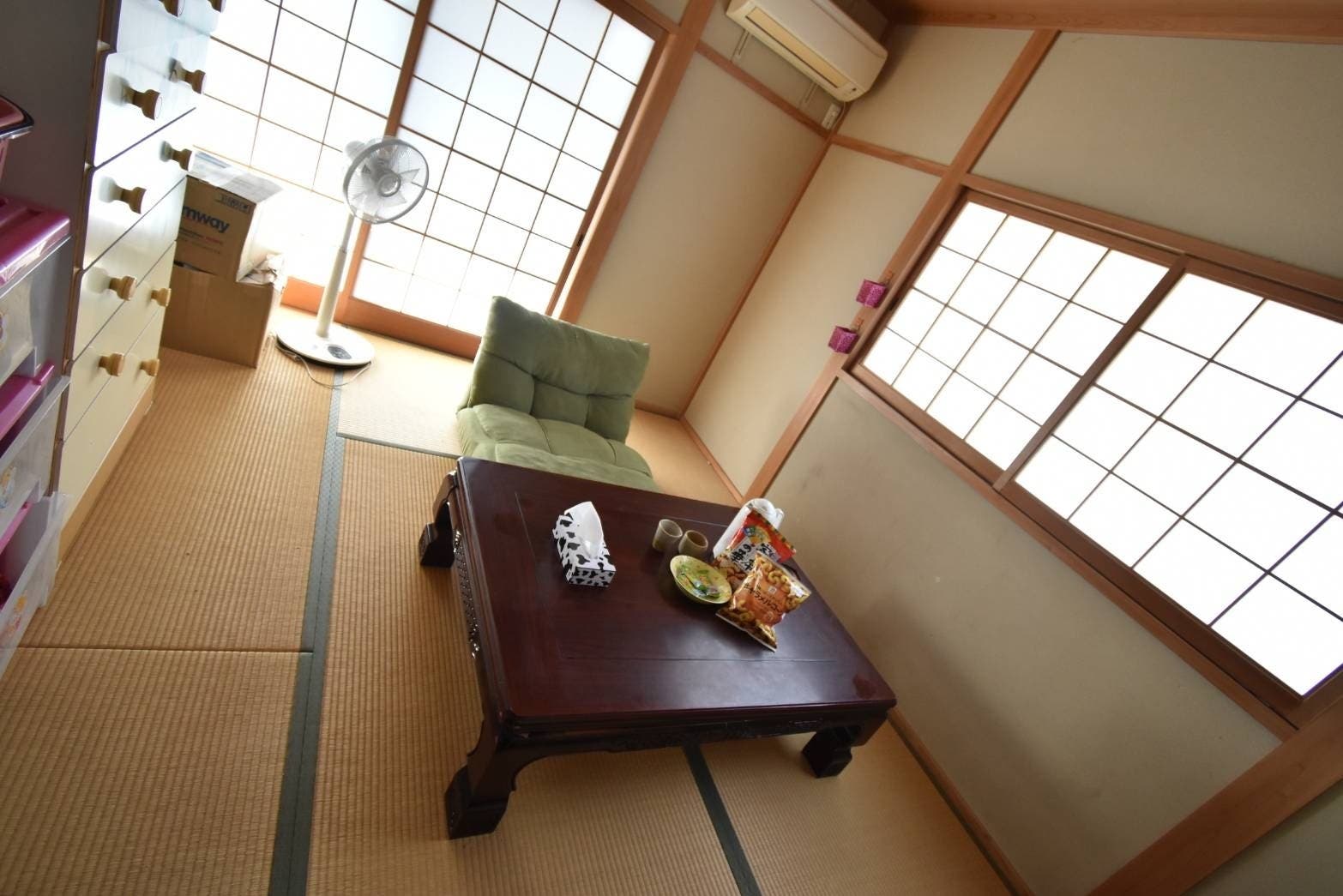 和室１部屋をまるごとお貸し出しします。会議室・女子会・室内イベント・食事会等ご利用下さい。無料駐車場１台あり。の写真1