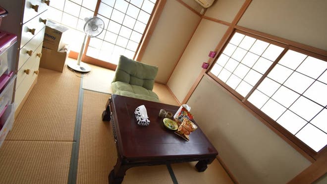 和室1部屋をまるごとお貸し出しします。会議室・女子会・室内イベント・食事会等ご利用下さい。無料駐車場1台あり。の写真1