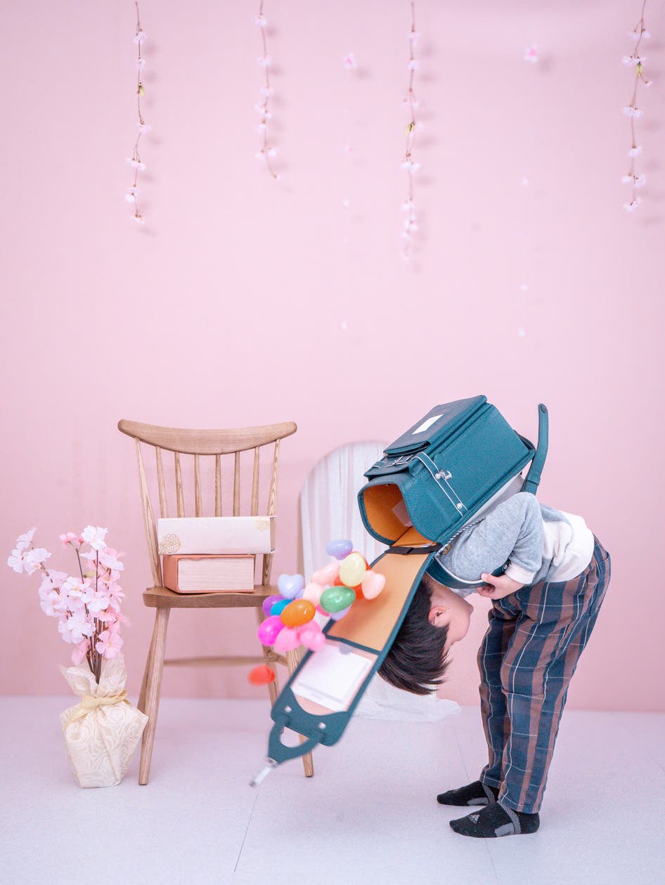 【大曽根駅徒歩2分】グレー塗り壁風+ピンクアーチ背景、白ホリ背景紙、クロマキー合成グリーンバック、子ども撮影に人気の写真26