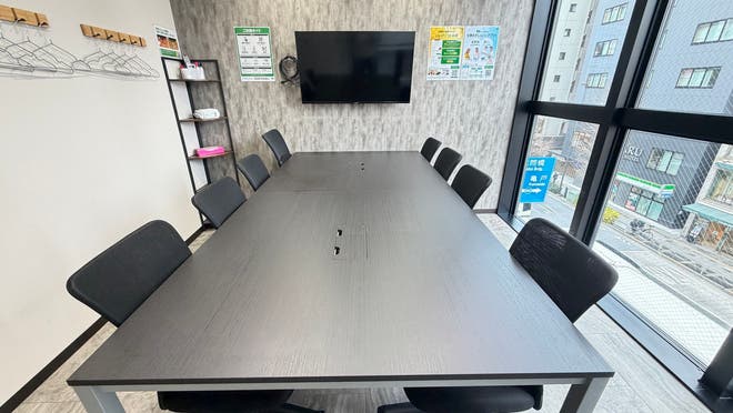 【浅草駅から徒歩1分】モニター・フリードリンク付き8名会議室(Room A)の写真3
