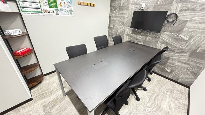 【浅草駅から徒歩1分】モニター・フリードリンク付き6名会議室(RoomC)の写真2