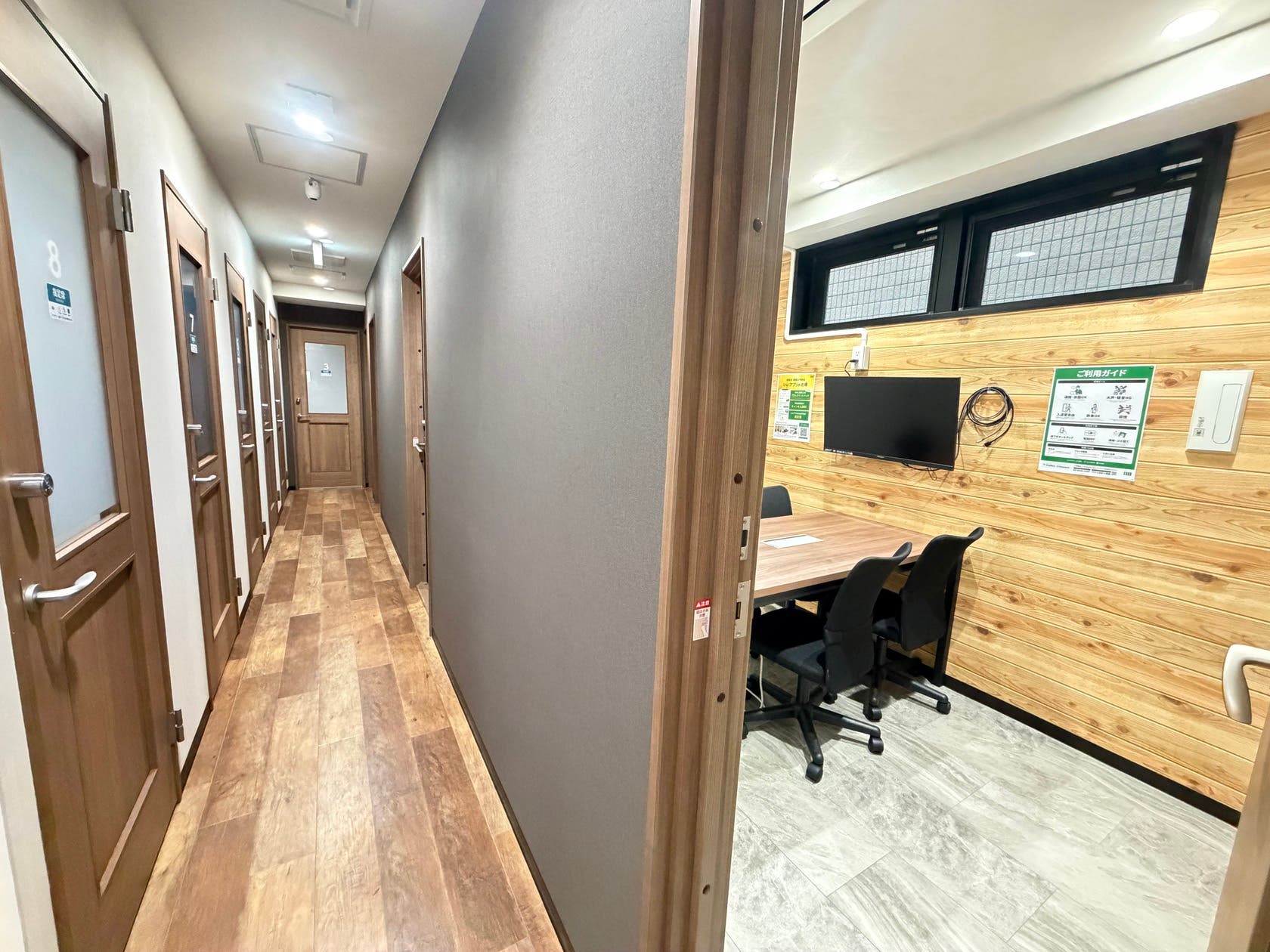 【浅草駅から徒歩1分】モニター・フリードリンク付き4名会議室（RoomD）の写真5