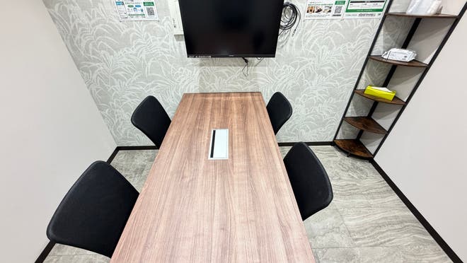 【浅草駅から徒歩1分】モニター・フリードリンク付き4名会議室(RoomE)の写真3