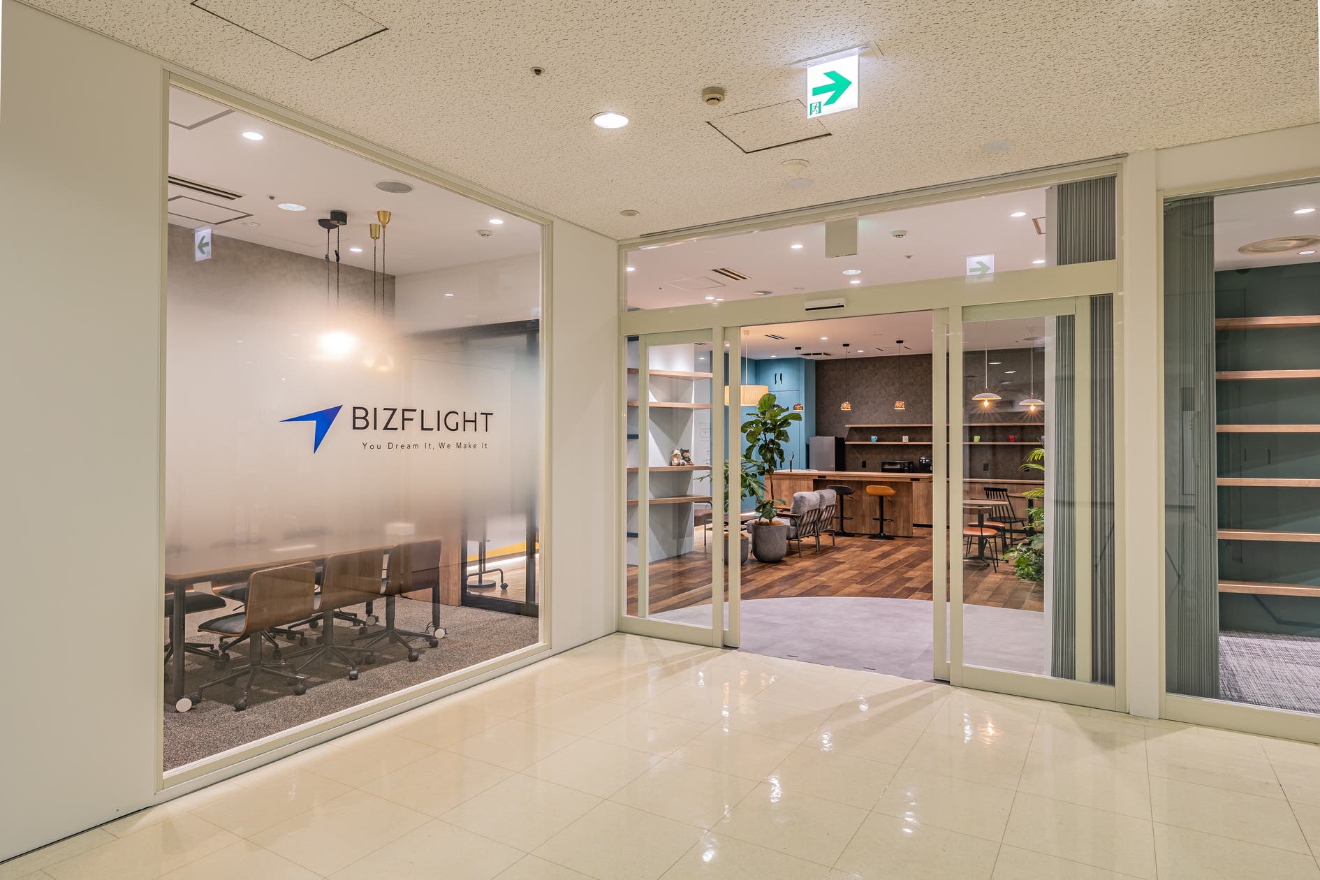 【新静岡駅徒歩1分】最大20名｜静かな地下空間｜講義・研修・会議向けの写真2