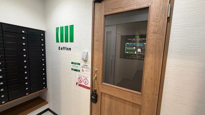 【浅草駅から徒歩1分】モニター・フリードリンク付き1名個室(ブース9)の写真5