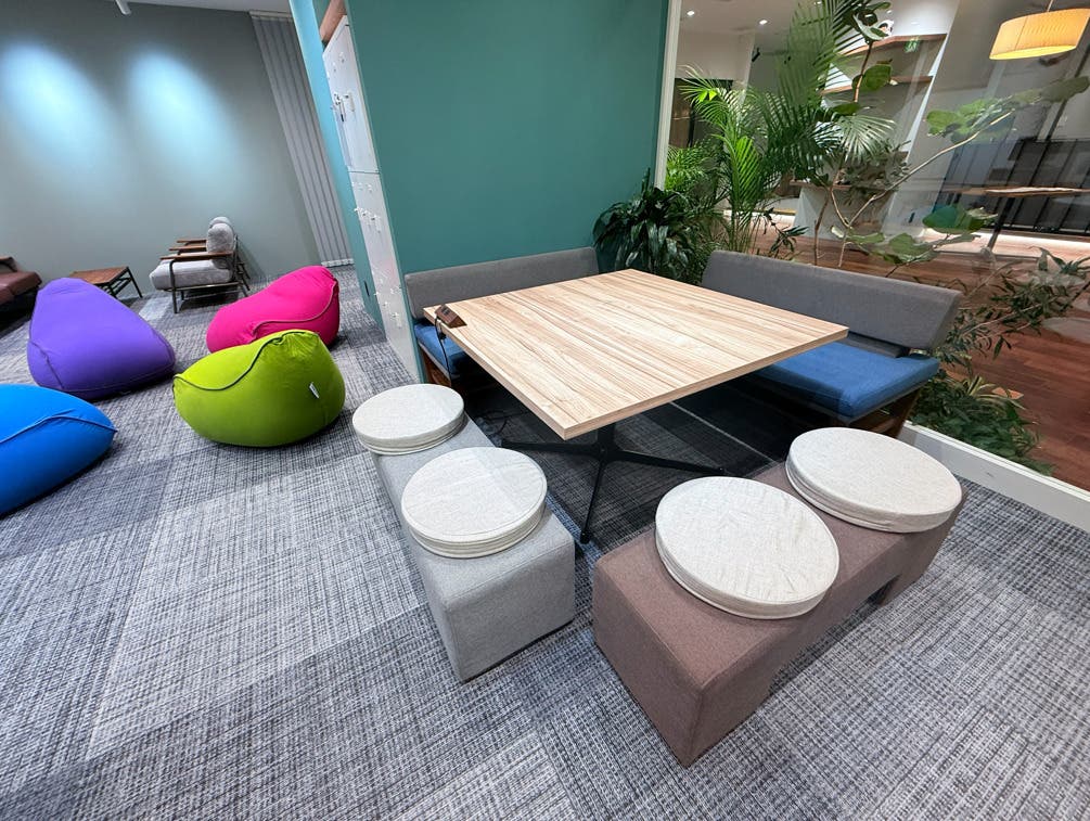 【新静岡駅徒歩1分】最大20名｜静かな地下空間｜講義・研修・会議向けの写真14