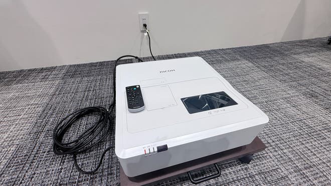 【新静岡駅徒歩1分】最大20名|静かな地下空間|講義・研修・会議向けの写真20