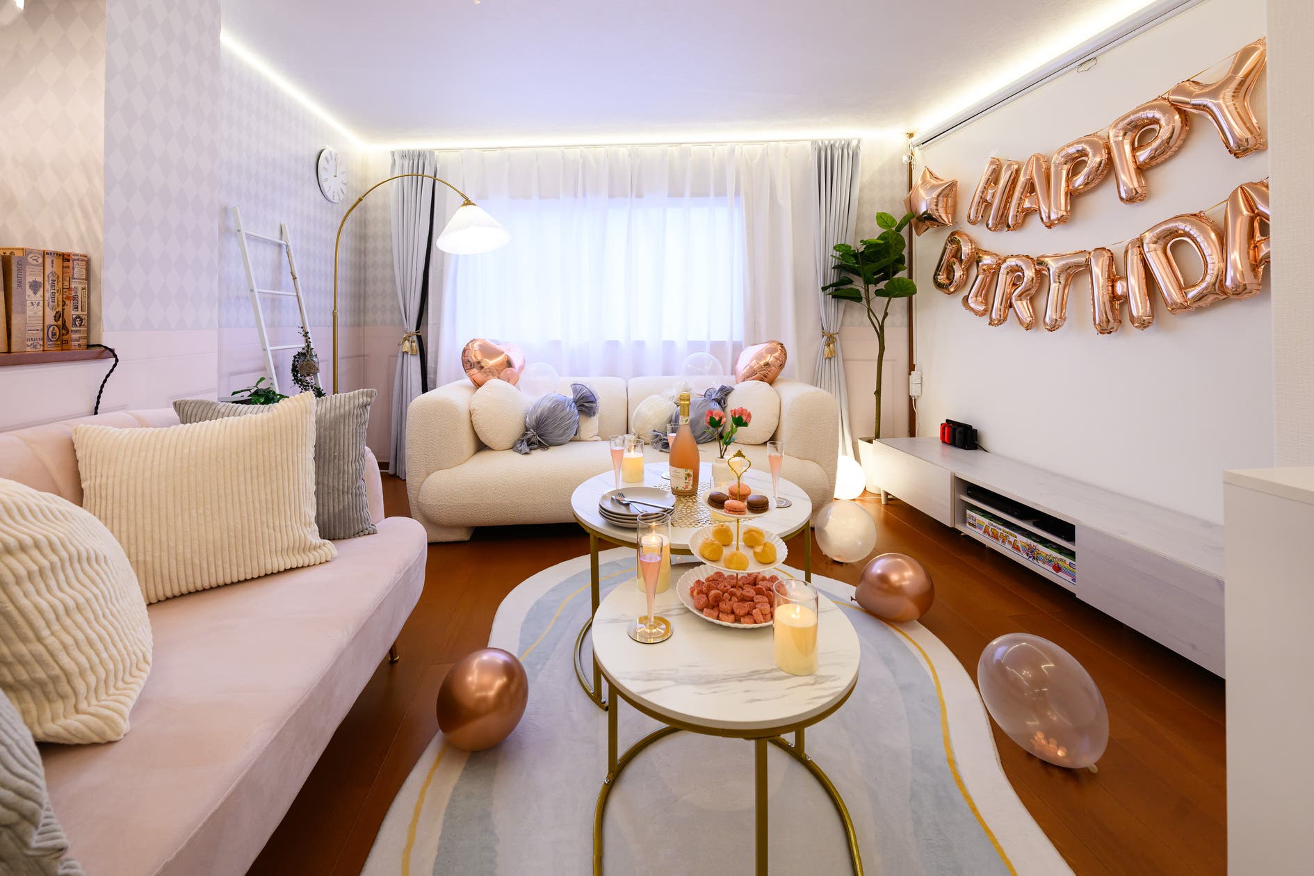 ✨大人かわいい世界観🤍ラグジュアリー女子会🍾 100㌅鑑賞会＆Switch🎮生誕祭にも🍰どこから撮っても写真映え📸の写真3