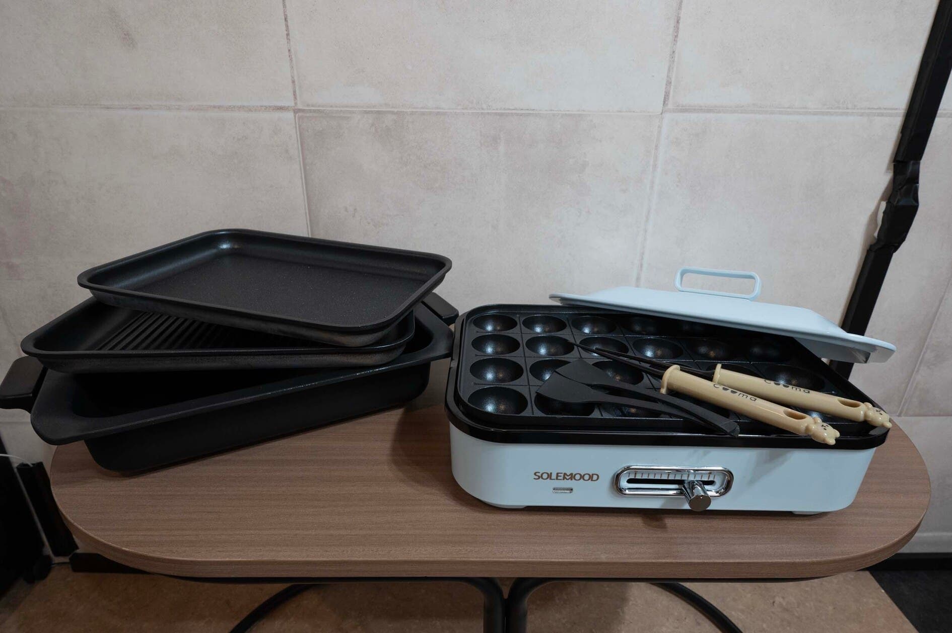 ②多機能ホットプレート：プレート3種（網焼き肉・平面・たこ焼き）の画像1