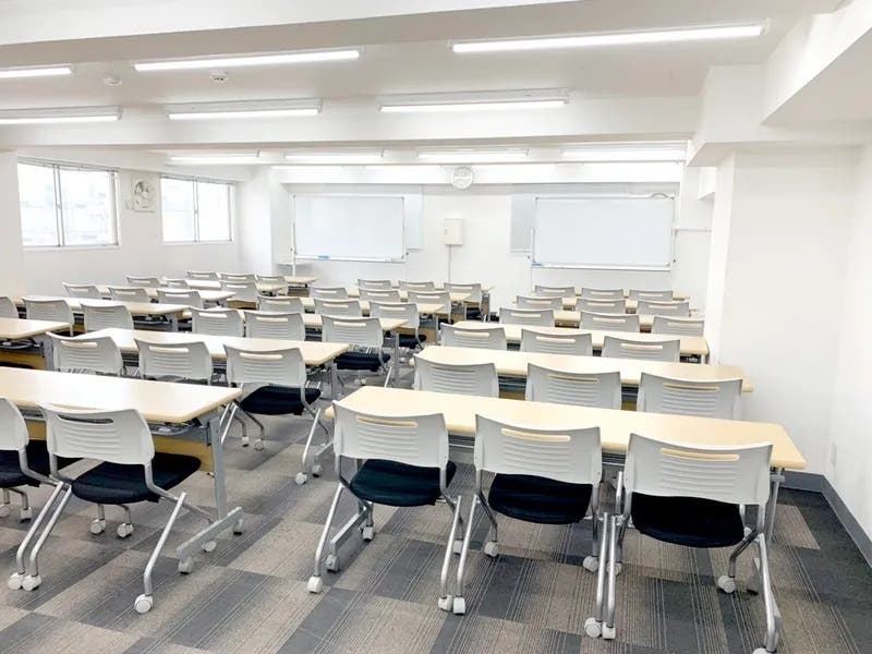 鶴見駅前（54名様収容）　第二会議室　プロジェクターセット無料 Wi-Fi完備の写真1