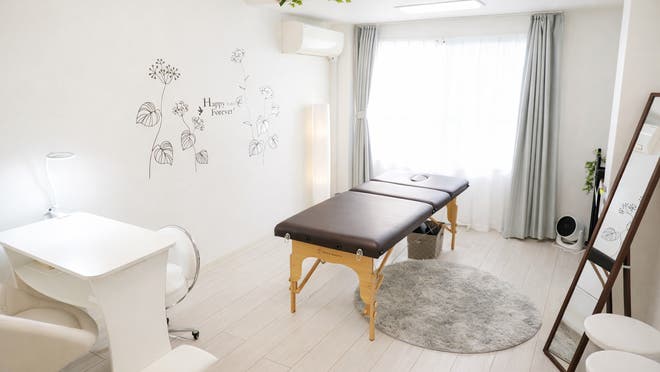 【心斎橋/長堀橋徒歩5分】白基調の清潔な多目的個室サロン🌸ゴミ捨てOK片付け15分無料!シャワー完備!マッサージ/エステ/会議の写真3