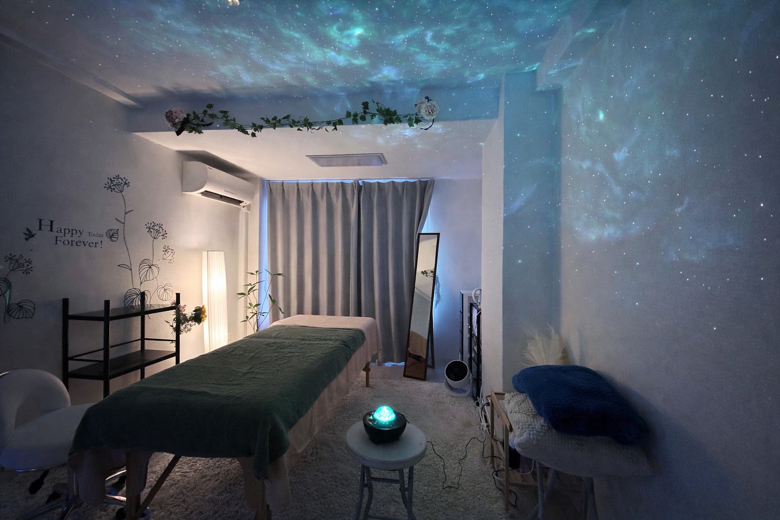 【心斎橋/長堀橋徒歩5分】白基調の清潔な多目的個室サロン🌸ゴミ捨てOK片付け15分無料！シャワー完備!マッサージ/エステ/会議の写真2